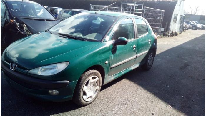 Peugeot 206 1.4 XR,XS,XT,Gentry Sloopvoertuig (2000, Groen)