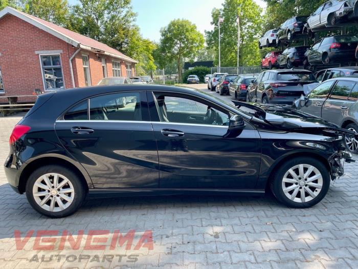 Mercedes A 1.5 A-160 CDI, A-160d 16V Sloopvoertuig (2014, Metallic, Zwart)
