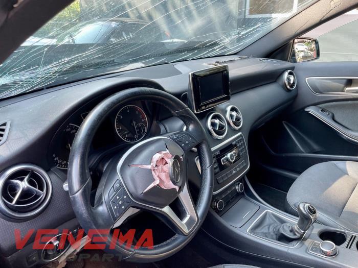 Mercedes A 1.5 A-160 CDI, A-160d 16V Sloopvoertuig (2014, Metallic, Zwart)