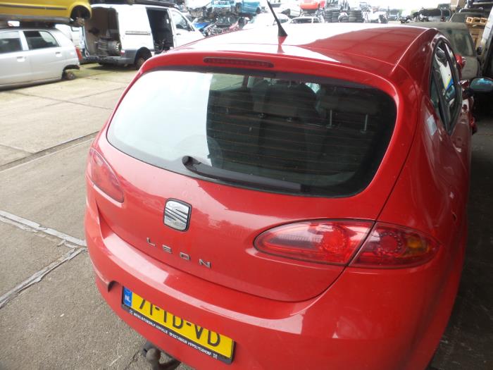 Seat Leon (1P1) 2.0 TDI 16V (sloop, bouwjaar 2006, kleur Rood ...