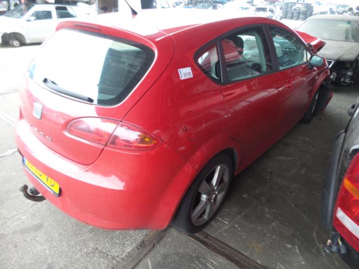 Seat Leon (1P1) 2.0 TDI 16V (sloop, bouwjaar 2006, kleur Rood ...