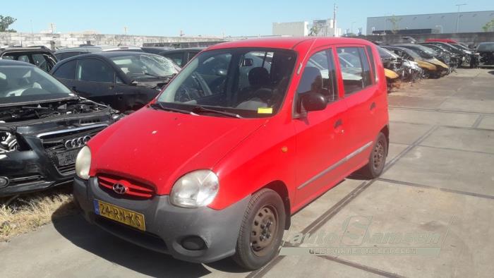 Hyundai Atos 1.0 12V Schadevoertuig (2000, Rood) Auto Samsen B.V.