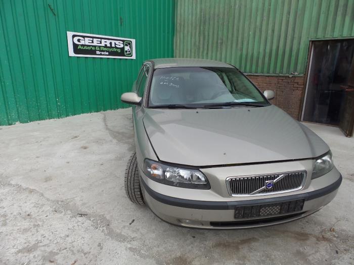 Volvo V70 (SW) 2.4 20V 140 (sloop, bouwjaar 2001, kleur Beige ...