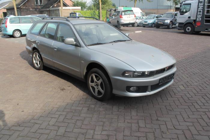 Mitsubishi Galant Wagon 2.4 GDI 16V Sloopvoertuig (1999, Grijs)