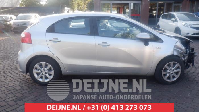 Kia Rio III 1.2 CVVT 16V Sloopvoertuig (2015, Zilvergrijs)