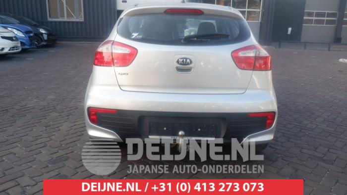 Kia Rio III 1.2 CVVT 16V Sloopvoertuig (2015, Zilvergrijs)