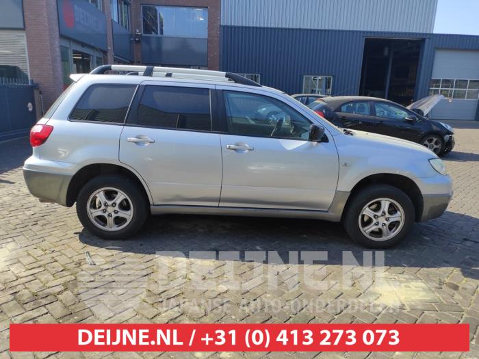 Mitsubishi Outlander 2.0 16V 4x2 Sloopvoertuig (2006, Grijs)
