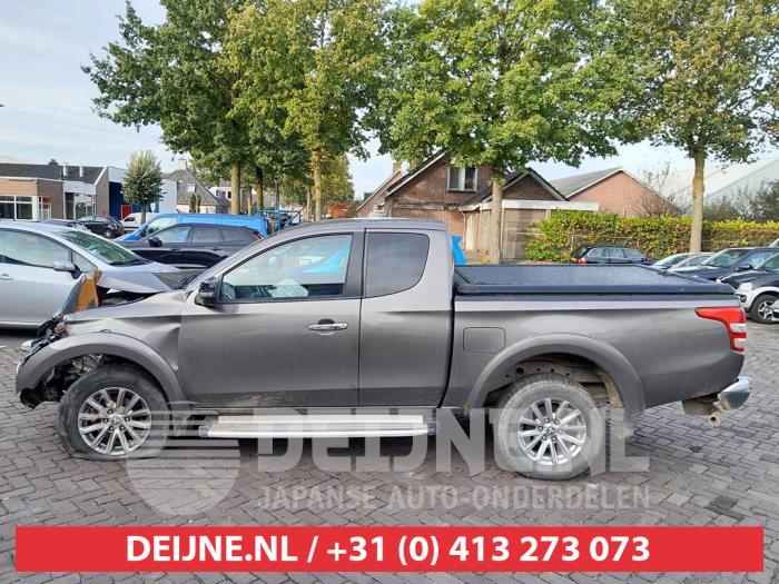 Mitsubishi L-200 2.4 Clean Diesel 4WD Sloopvoertuig (2016, Bruin)