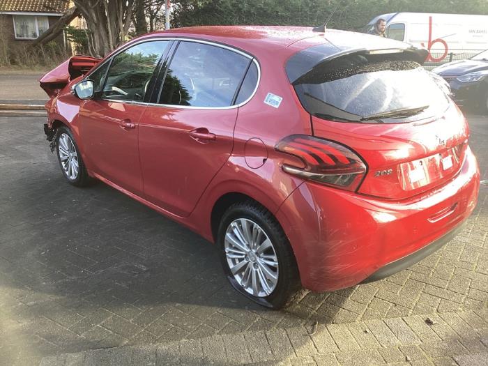 Peugeot 208 I 1.2 Vti 12V PureTech 82 Sloopvoertuig (2016, Rood)