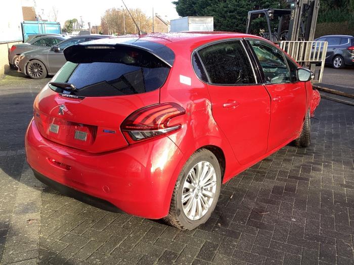 Peugeot 208 I 1.2 Vti 12V PureTech 82 Sloopvoertuig (2016, Rood)