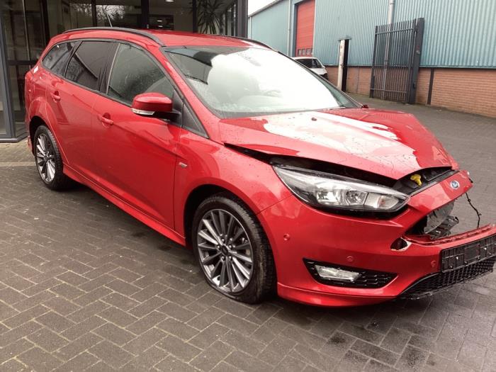 Ford Focus 3 Wagon 1.0 Ti-VCT EcoBoost 12V 125 Sloopvoertuig (2018, Rood)