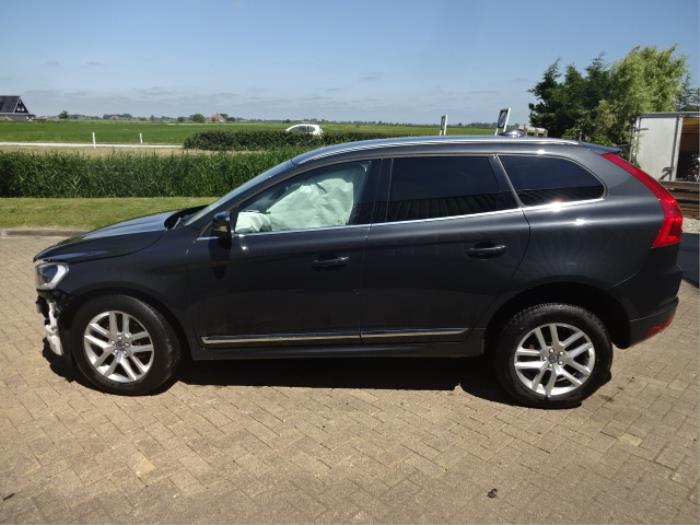 Volvo XC60 I 2.4 D5 20V 220 AWD Sloopvoertuig (2017, Grijs)