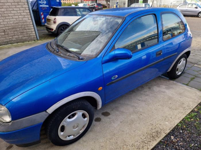 Opel Corsa B Blau