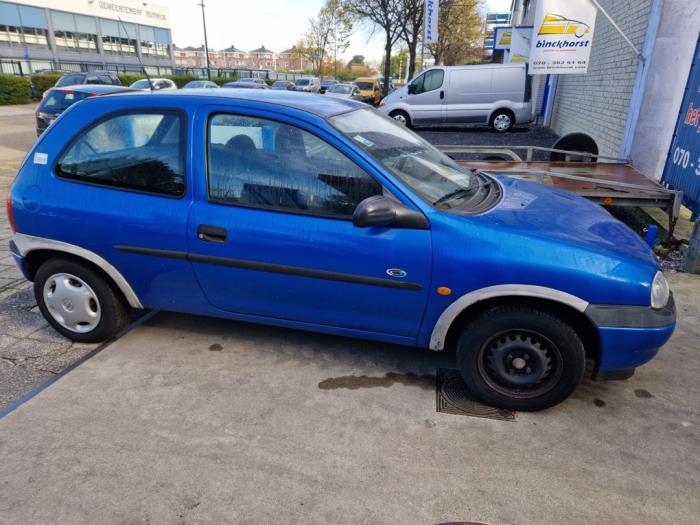 Opel Corsa B Blau