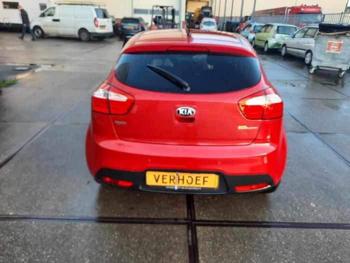Kia Rio III 1.2 CVVT 16V Sloopvoertuig (2012, Rood)