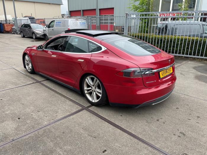 Tesla Model S 90D Sloopvoertuig (2016, Rood) Verhoef Cars & Parts