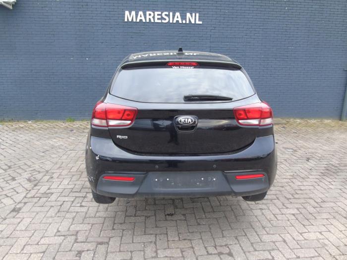 Kia Rio IV 1.2 MPI 16V Sloopvoertuig (2020, Zwart)