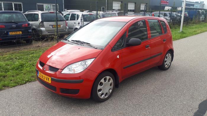 Mitsubishi Colt 1.5 16V Sloopvoertuig (2005, Rood)