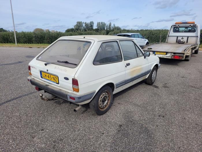 Ford Fiesta 2 1.1 L,S,Ghia,CTX Sloopvoertuig (1984, Wit)