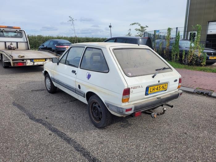 Ford Fiesta 2 1.1 L,S,Ghia,CTX Sloopvoertuig (1984, Wit)