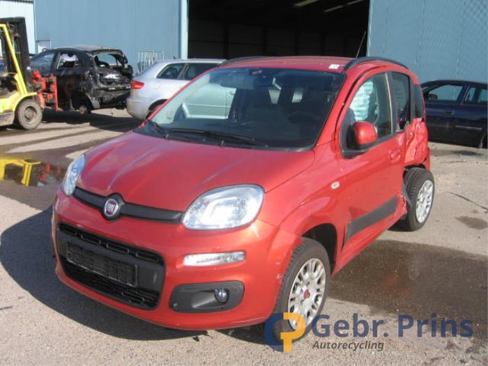 Fiat Panda (312) 0.9 TwinAir Turbo 85 (sloop, bouwjaar 2013, kleur Rood ...