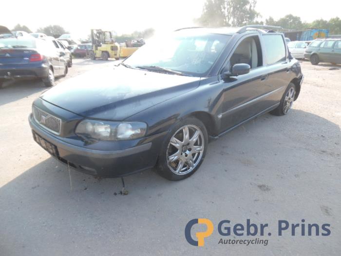 Volvo V70 (SW) 2.4 20V 170 (sloop, bouwjaar 2004, kleur Zwart ...