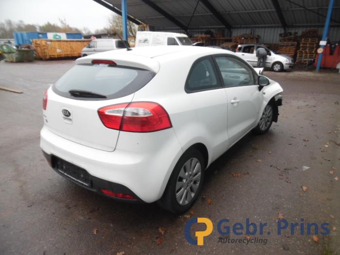 Kia Rio Sloopvoertuig (2013, Wit) Autorec. Gebr. Prins b.v.