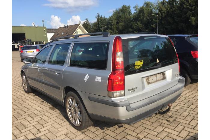 Volvo V70 (SW) 2.4 D5 20V (sloop, bouwjaar 2002, kleur Grijs ...