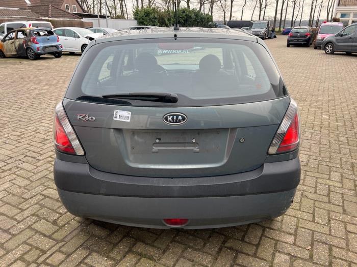 Kia Rio II 1.4 16V Sloopvoertuig (2007, Grijs)