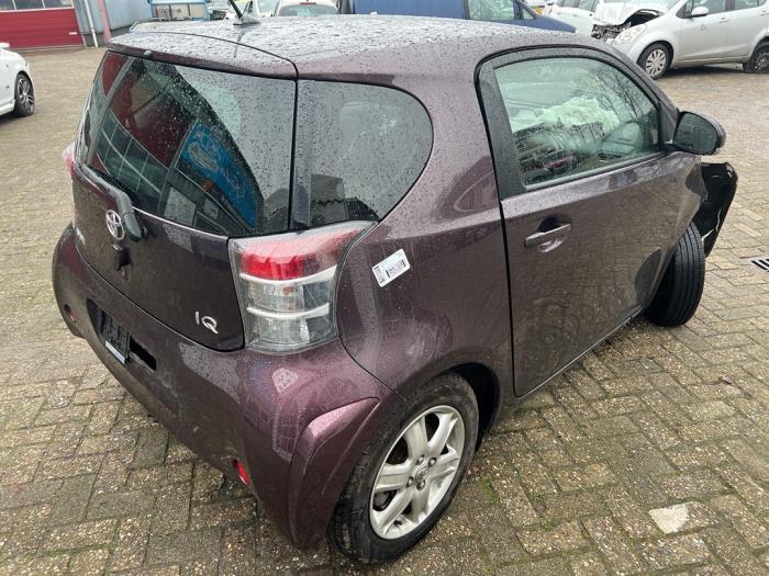 Toyota iQ 1.0 12V VVT-i Sloopvoertuig (2009, Paars)