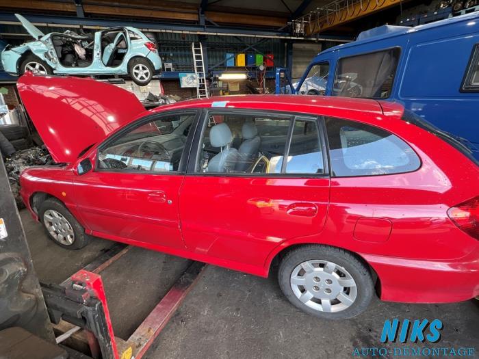 Kia Rio 1.3 RS,LS Sloopvoertuig (2002, Rood) Niks autodemontage