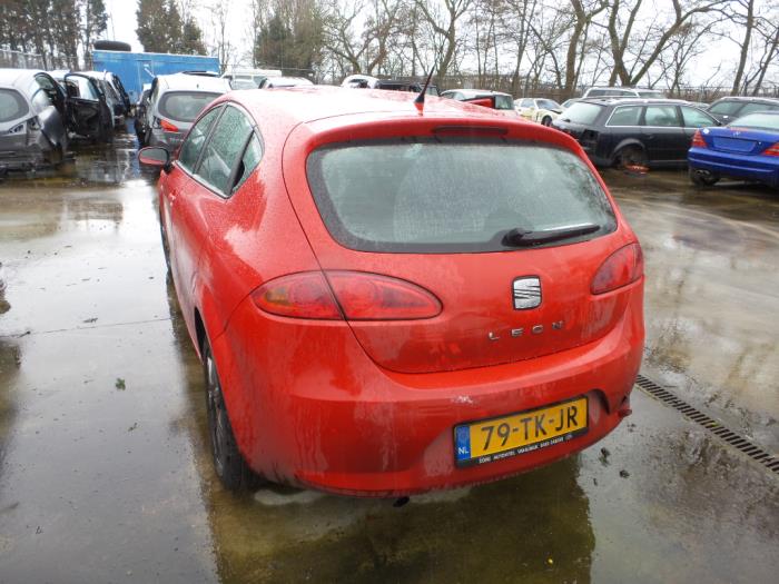 Seat Leon 1.6 Sloopvoertuig (2006, Rood)