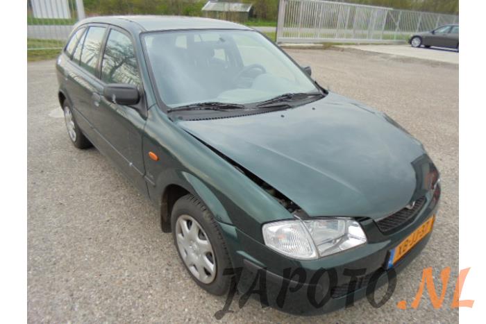Mazda 323F 1998