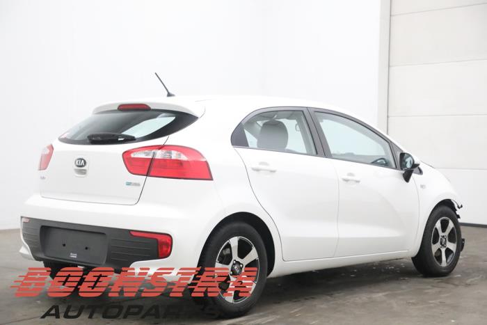 Kia Rio III 1.1 CRDi VGT 12V Sloopvoertuig (2015, Wit)