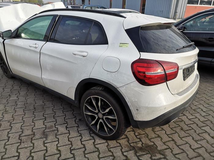 Mercedes GLA 2.2 220 CDI 16V Sloopvoertuig (2018, Wit)