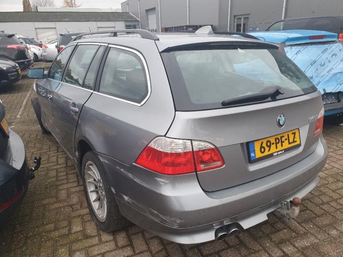 BMW 5 serie Touring 545i 32V Sloopvoertuig (2004, Metallic, Zilvergrijs)