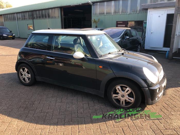 BMW Mini One/Cooper 1.6 16V Cooper Sloopvoertuig (2004, Zwart)