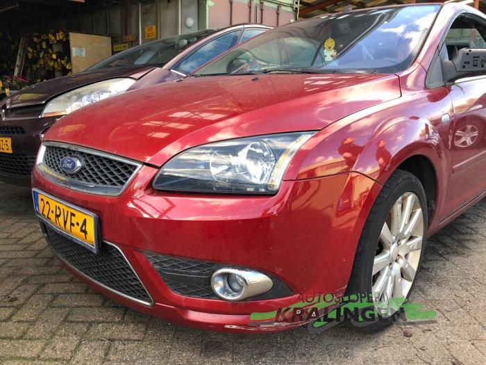 Ford Focus 2 C+C 2.0 TDCi 16V Sloopvoertuig (2007, Rood)