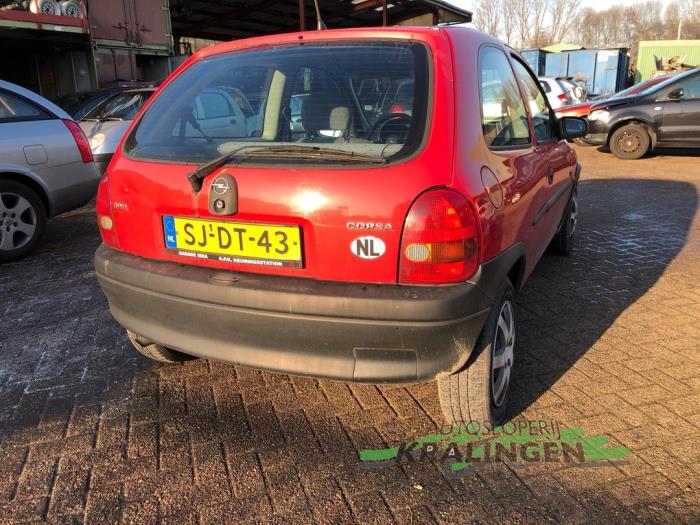 Opel Corsa B 1.4i Sloopvoertuig (1997, Rood)