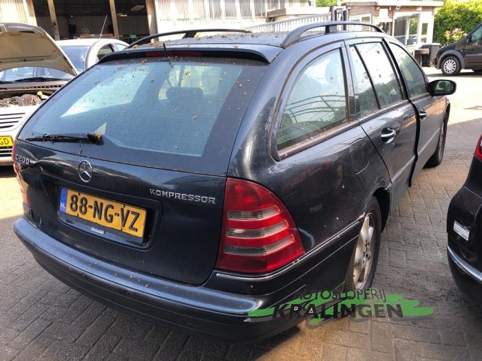 Mercedes C Combi 1.8 C-200K 16V Schadevoertuig (2003, Zwart)