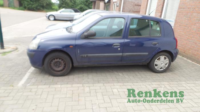 Renault Clio II (BB/CB/SB) 1.2 (sloop, bouwjaar 2002, kleur Blauw ...
