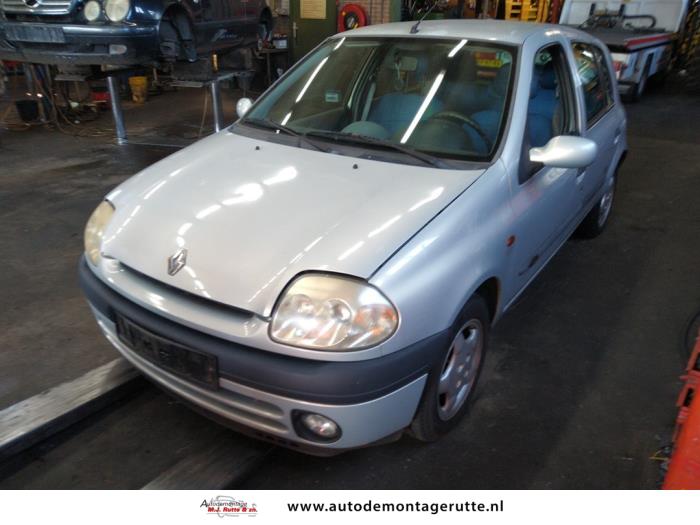 Renault Clio II 1.4 Sloopvoertuig (2000, Grijs)
