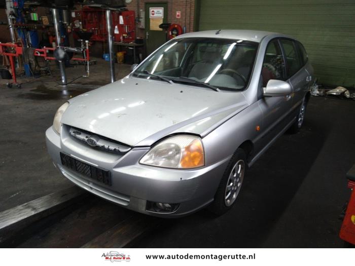 Kia Rio 1.3 Sloopvoertuig (2004, Grijs)