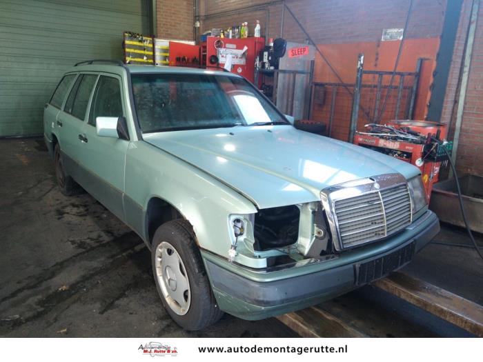 Mercedes E Combi 3.0 300 TE Sloopvoertuig (1992, Groen)
