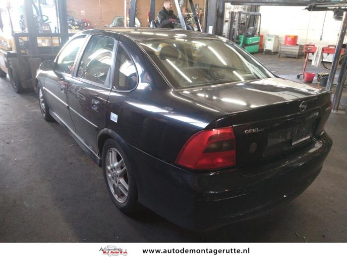 Opel Vectra B 1.8 16V Ecotec Sloopvoertuig (1999, Zwart)