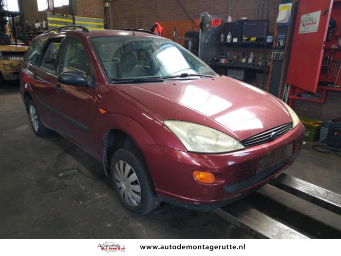 Ford Focus 1 Wagon 1.6 16V Sloopvoertuig (1999, Rood)