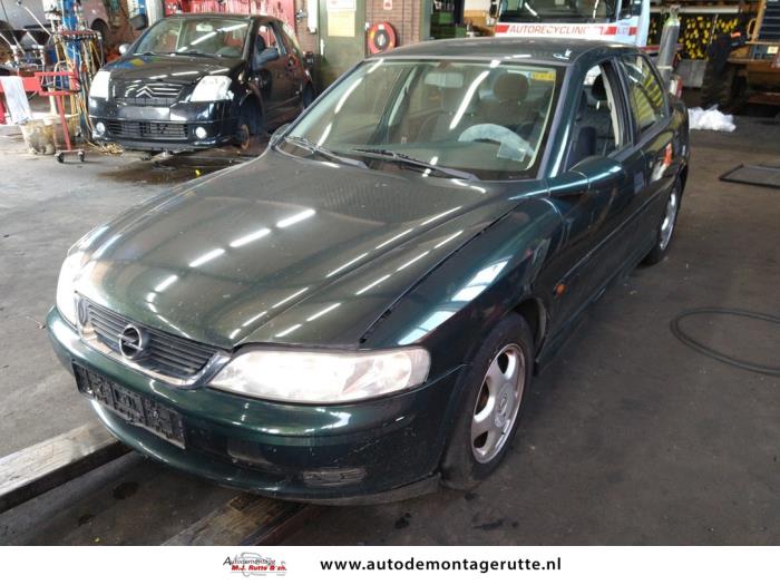 Opel Vectra B 1.6 16V Ecotec Sloopvoertuig (1999, Groen)
