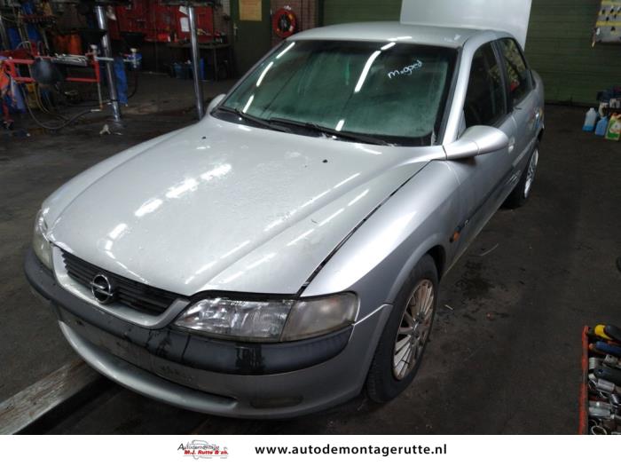 Opel Vectra B 2.0 16V Ecotec Sloopvoertuig (1996, Grijs)