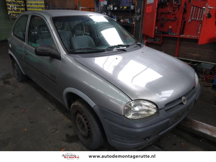 Opel Corsa B 1.4i Swing,Joy,Sport,GLS Sloopvoertuig (1994, Grijs)