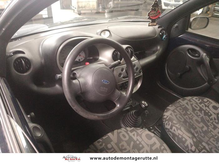 Ford Ka I 1.3i Sloopvoertuig (2004, Blauw)